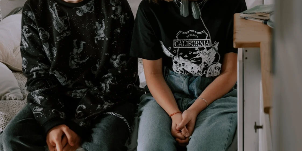 Signs You're Socially Awkward & Ways You Can Improve - TheZenParent