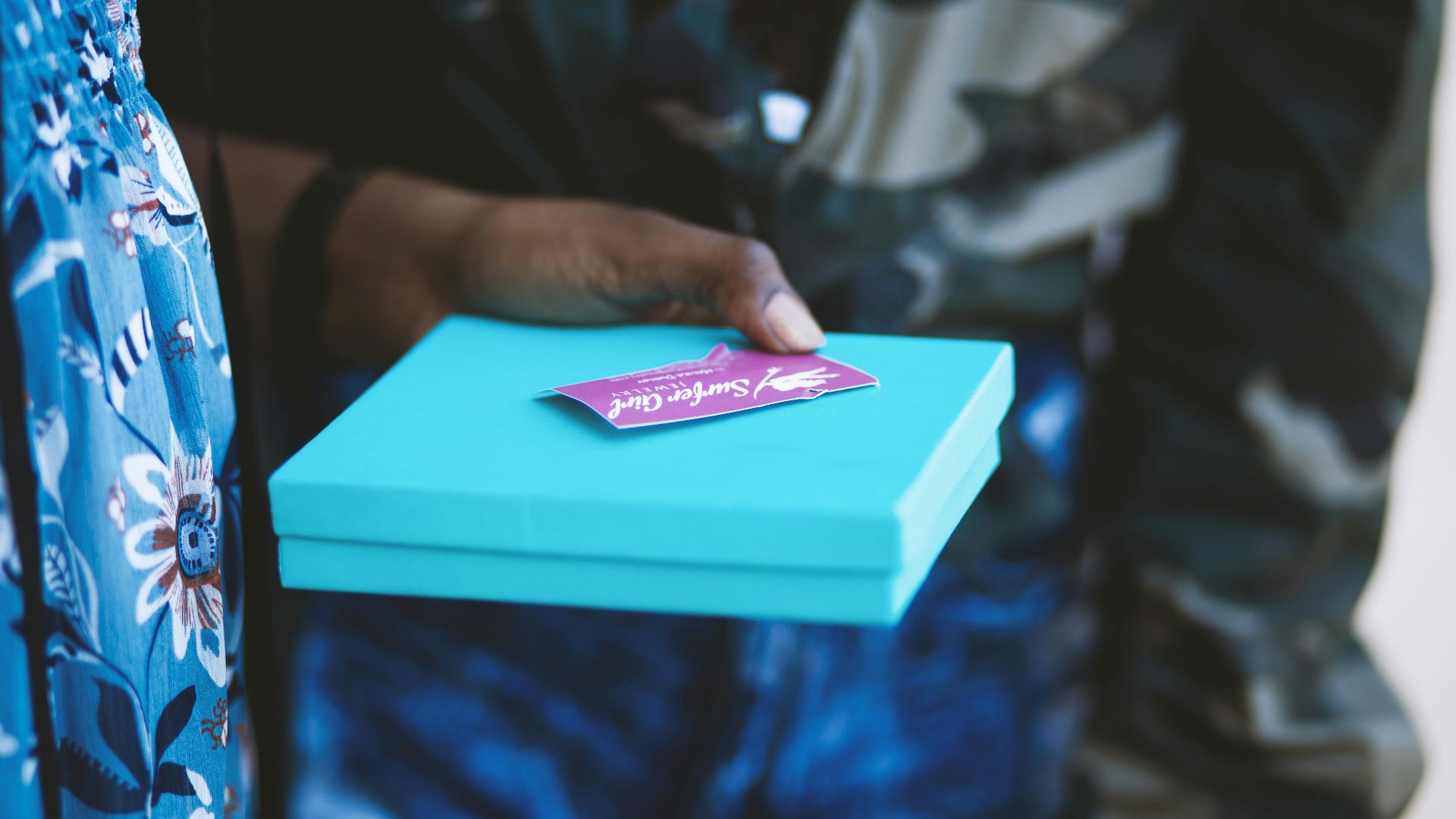 Why You Should Stop Gifting Gift Cards - TheZenParent