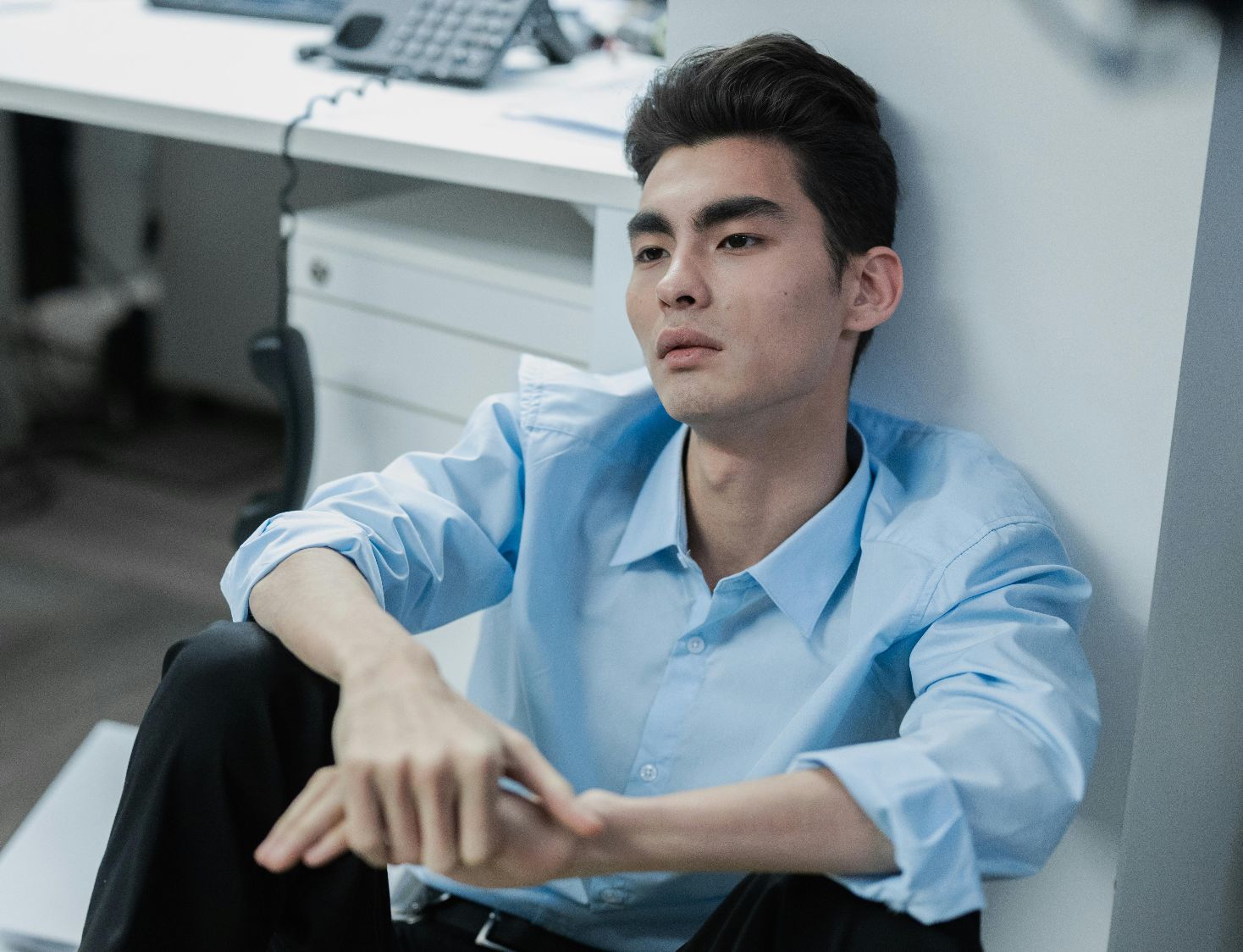 20 Annoying Habits That Make Your Coworkers Hate You - TheZenParent