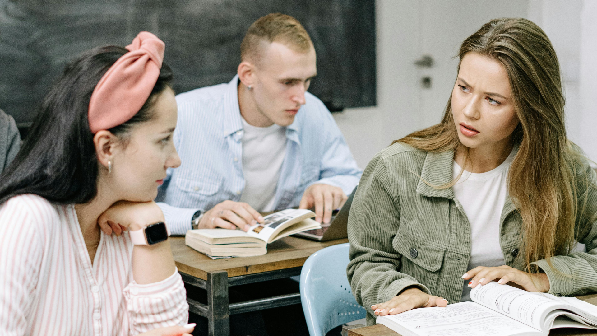 20 Hard Lessons Everyone Learns Through Friendship - TheZenParent