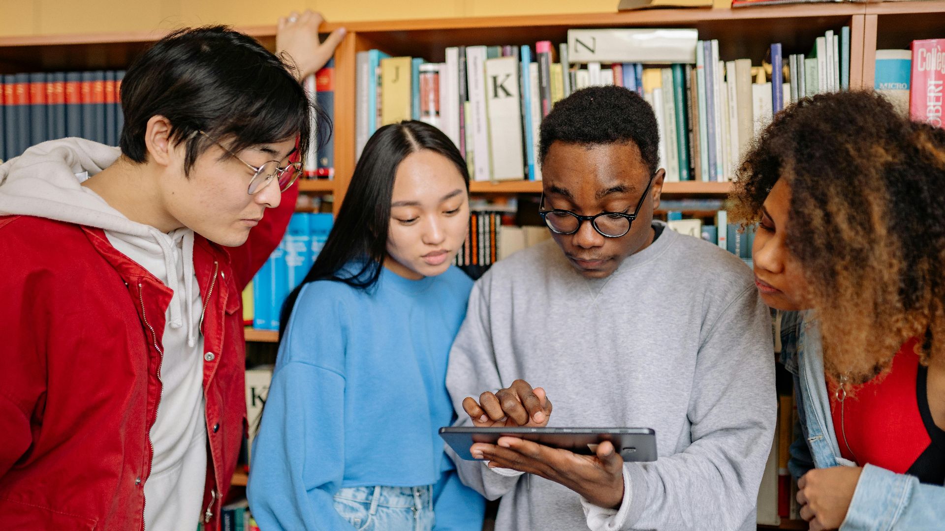 10 Signs You’ve Outgrown Your Friends & 10 Things You Can Do About It ...