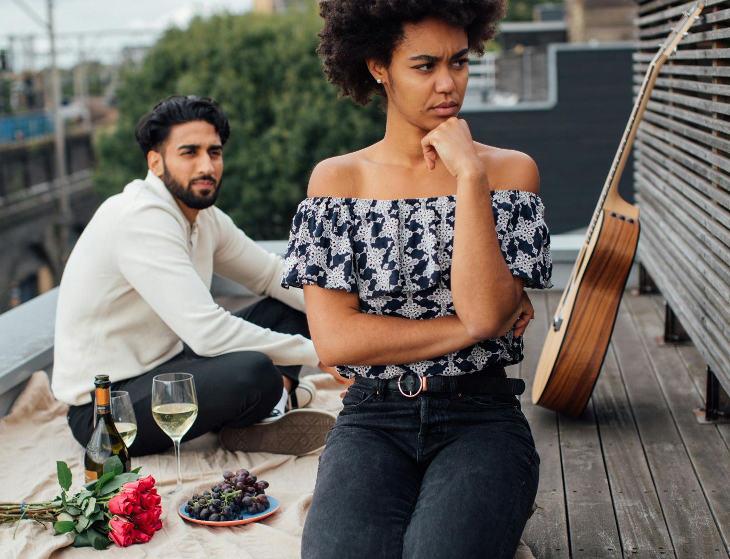 10 Signs You're Only Dating Because You're Lonely & 10 Signs You're ...